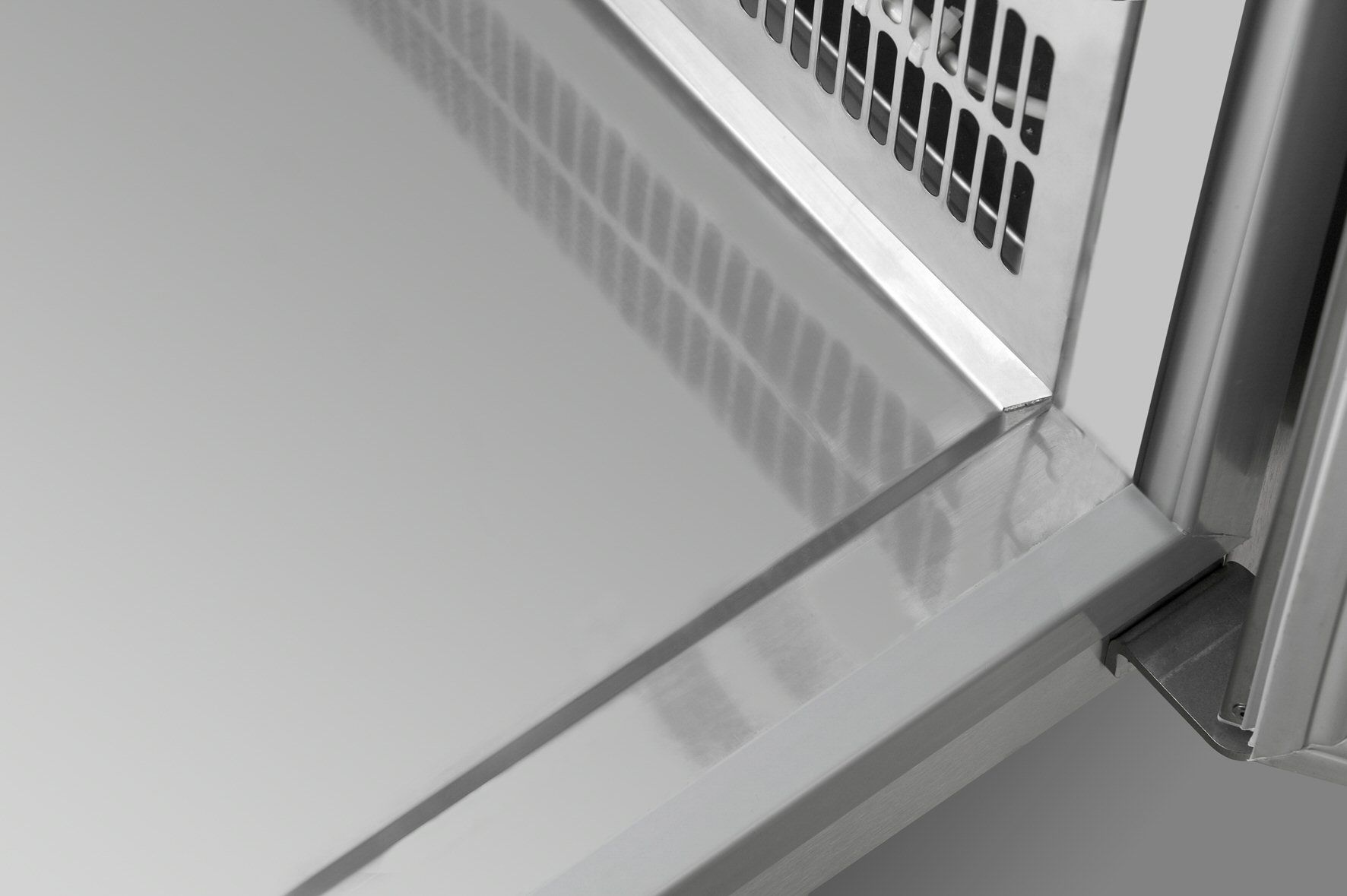 Gram GASTRO K 2207 CSG A DL/3D/3D/3D L2 668 Ltr 1 Door / 9 Drawer ...